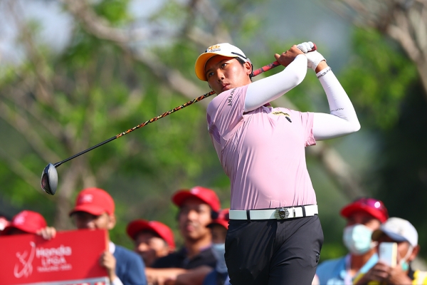 혼다 LPGA 타일랜드 3R 김효주 7위, 1위는 나타크리타 웡타위랍