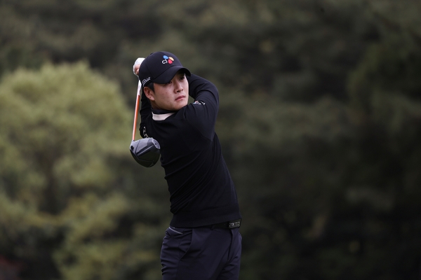 KPGA 골프존 오픈 in 제주 4R 조우영, 아마추어 신분으로 우승. ‘초대 챔피언’ 등극